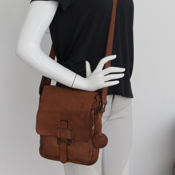 Harbour 2Nd | Bags | Nwt Harbour 2nd Leather Crossbody Shoulder ...